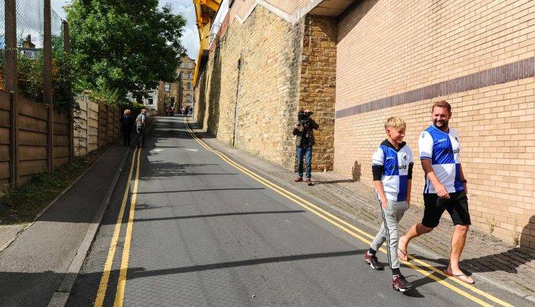 Футбольный матч Брэдфорд Сити против Бристоль Роверс - Английская ...