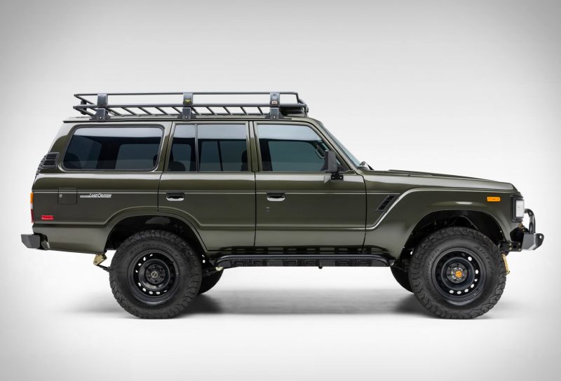 Фото Toyota Land Cruiser 4X4 by Corsetti Cruisers